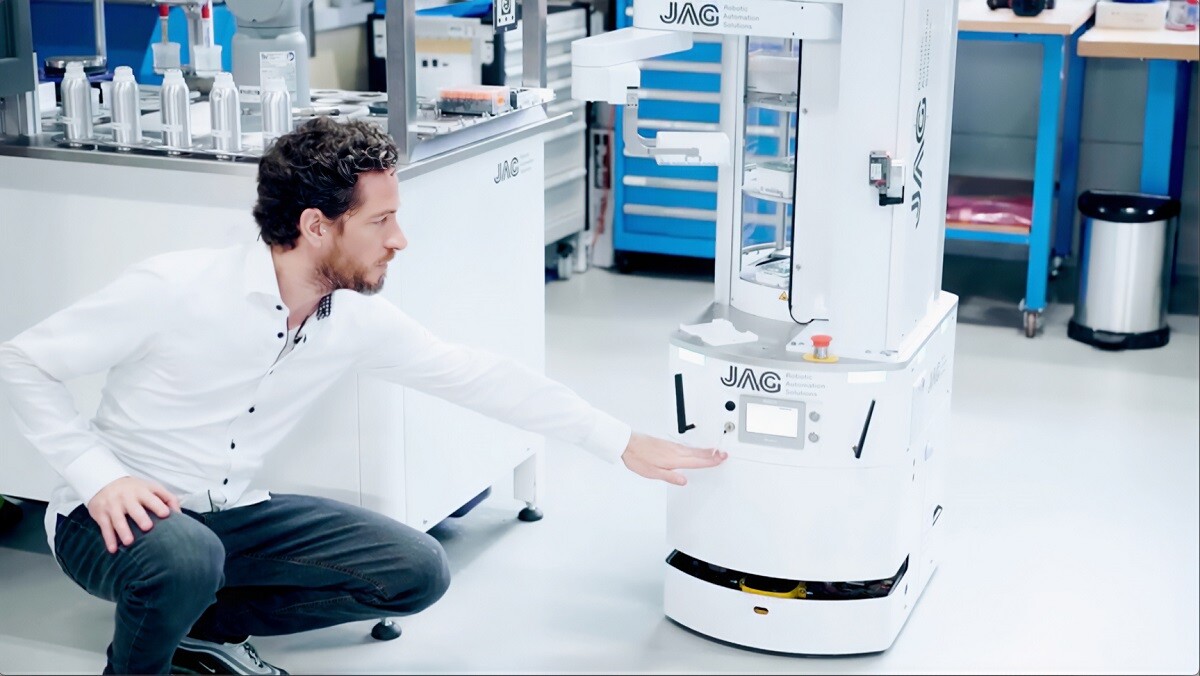 Revolutionizing Lab Automation with Mobile Robots